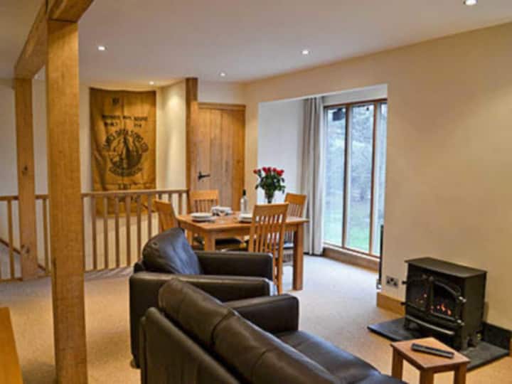 Kentish Oast Apartment, Car Parking, Sleeps 2/3 - Maidstone