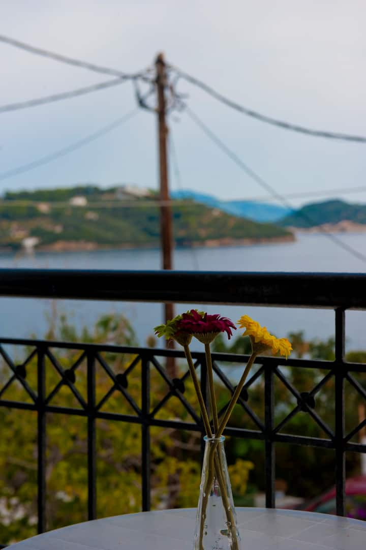 Plakes Suites  "Old Town With Sea View" - Skiathos