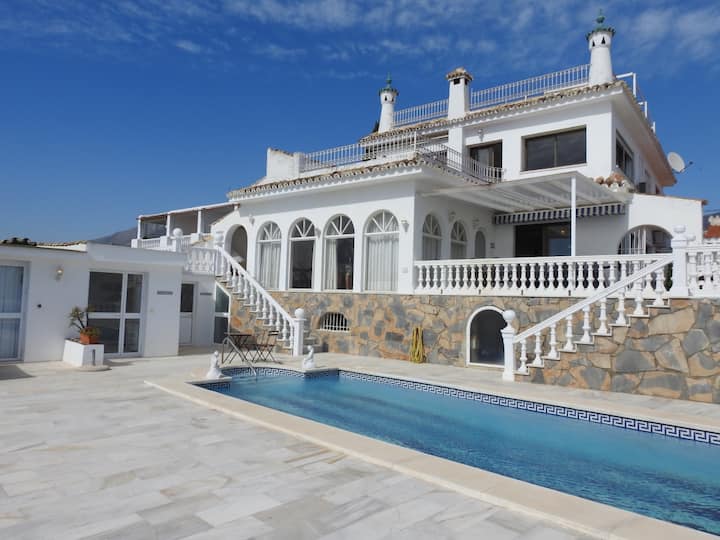 Villa Granada, 5 App, Hilltop, Fuengirola - Fuengirola
