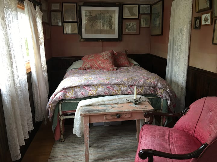 Mildred's Lane: The Bird Blind Hide - Beach Lake, PA