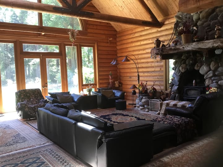 Redwood Log Cabin Bb - Crescent City, CA