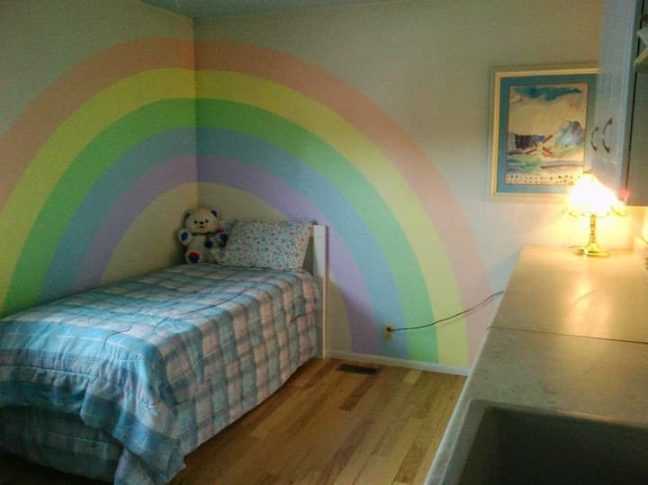 Cheerful Rainbow Room - Rexburg, ID