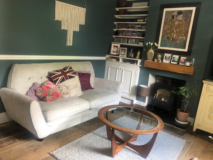 Comfortable, Creative Home In The Surrey Hills - Dorking