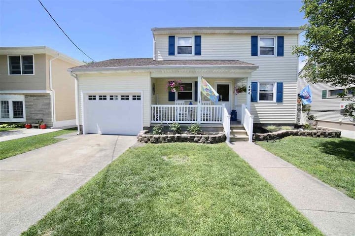 "Isle By The Sea" Cottage Home Near Beach - Ventnor City, NJ