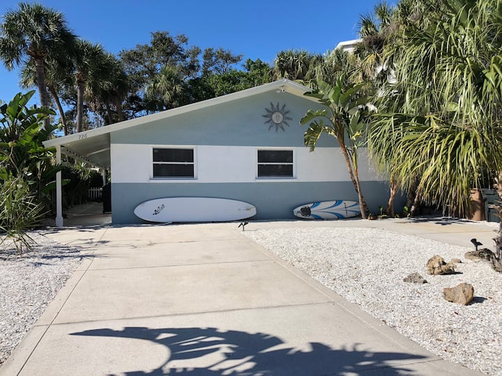 Cute Private Duplex- Just Steps To The Beach. - Indian Rocks Beach