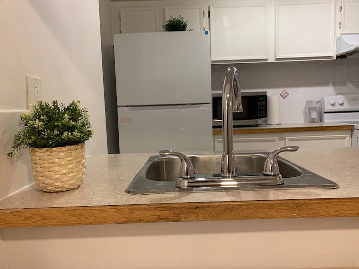 One Bedroom Unit Downtown Calgary - Fort Calgary
