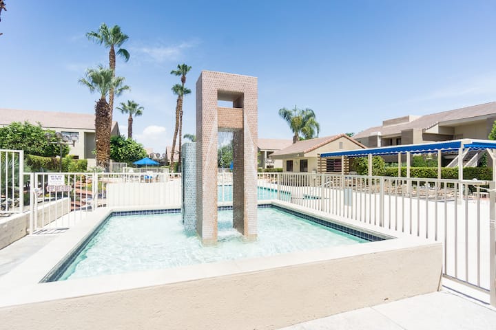 Downtown Condo W/2 Pools & Tennis Downstairs Unit - Palm Springs, CA
