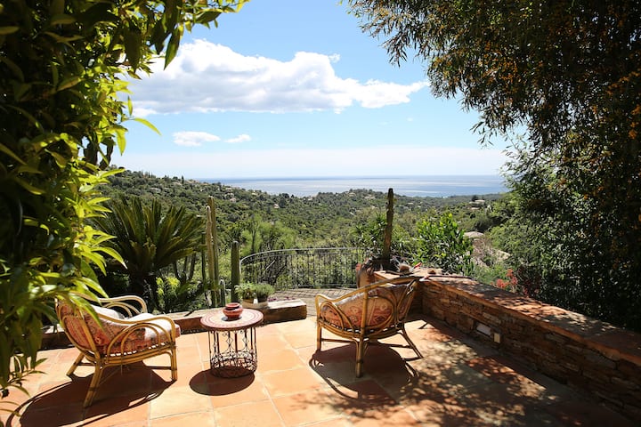 Villa Dans Nid De Verdure, Très Belle Vue Sur Mer - La Croix-Valmer