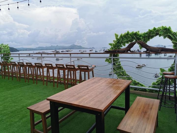 Reklamasi Labuanbajo 4room Breakfas Pool Beachfron - Labuan Bajo