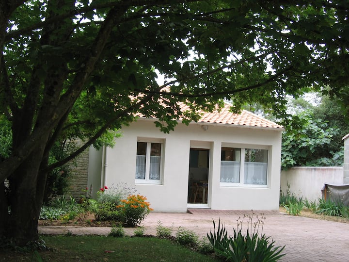 Petite Maison Au Calme Dans La Verdure, ÎLe De Ré - Île de Ré