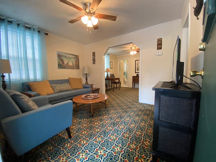 Hazel House/mid Century Decor! - Savannah, GA