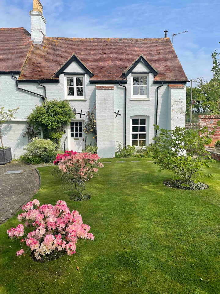 Cosy Comfort, Hot-tub, Wood Burner, National Park - Mudeford