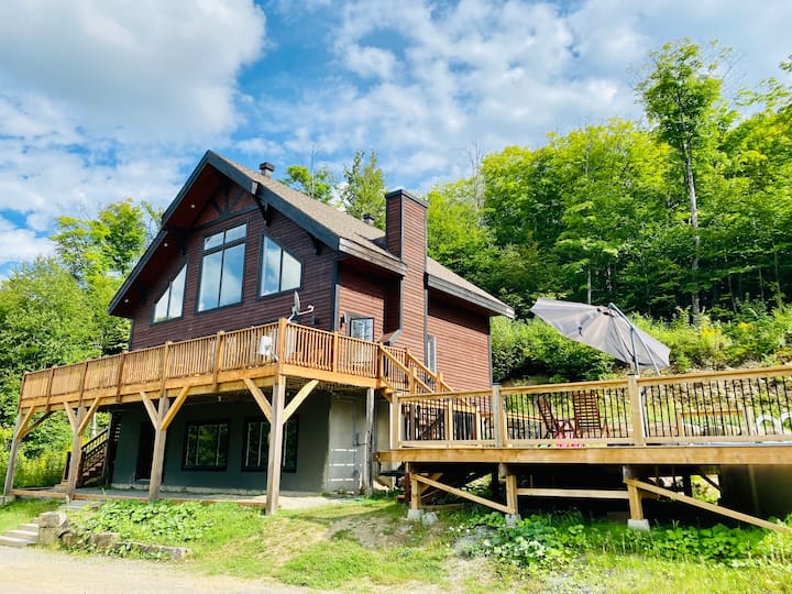 Magnifique Chalet Spacieux Avec Grande Piscine - Laurentides