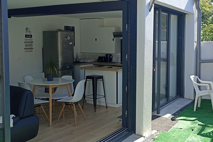 Lorient, Petite Maison De Ville. - Lorient