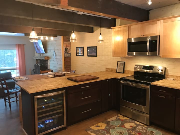 Fox Hill Condo Near Alchemist Brewery - Stowe, VT