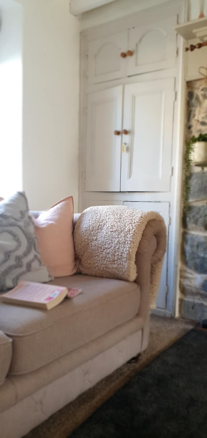 Quaint Cottage 5mins From Beach And Pet Friendly - Nefyn