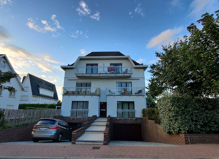 3 Slpk Appartement In Residentiële Wijk Van Knokke - Brugge