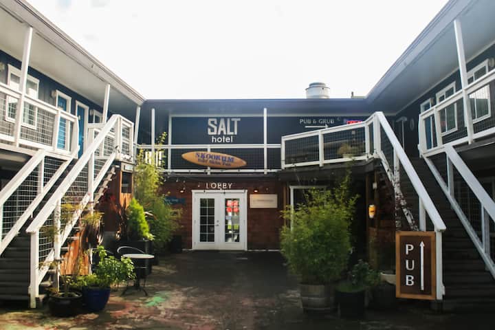 Salt Hotel & Pub: elemental hospitality - Ilwaco, Washington | Airbnb
