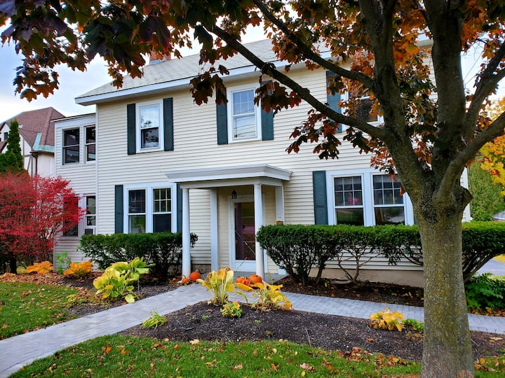 Spacious, Updated, Cozy Burlington Private Home. - Burlington, VT