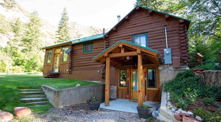 Glenwood Springs Relaxing Studio On Mitchell Creek - Glenwood Springs, CO