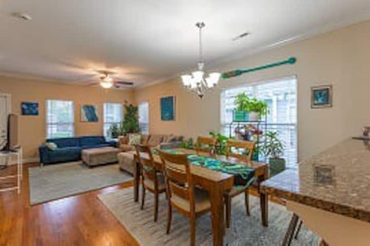 Southside Clean, Uncluttered 2/2! - Chattanooga