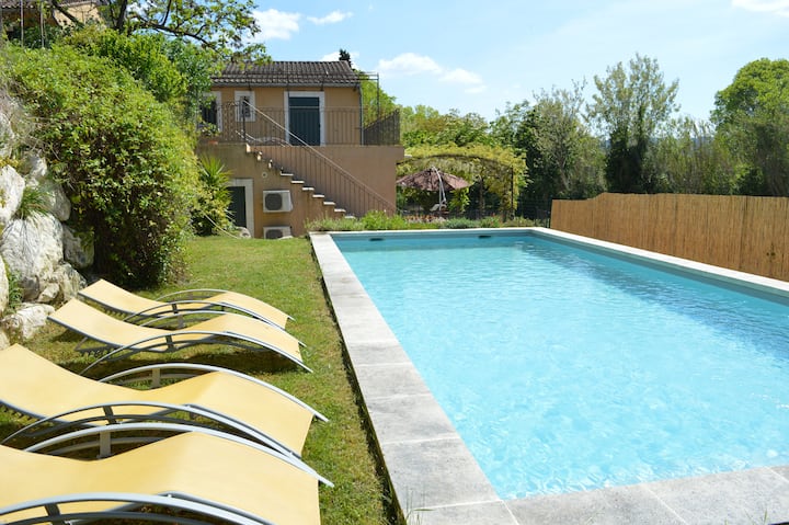 Bâtisse 70 M², Piscine 11 M, Terrain 2700 M², 3* - Saint-Rémy-de-Provence