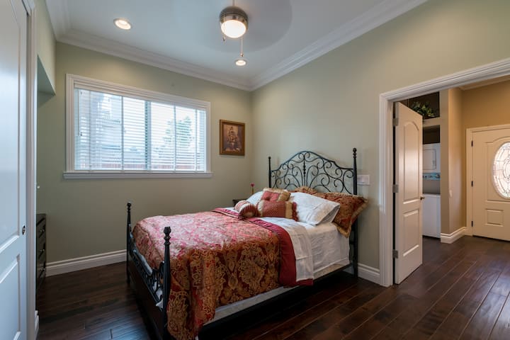 Cozy And Quiet Luxurious Apartment Near Apple Hq - Santa Clara, CA