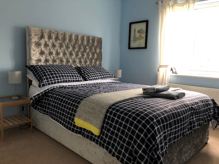 Double Bdr With Private Spaces | Near Edinburgh - Dunfermline