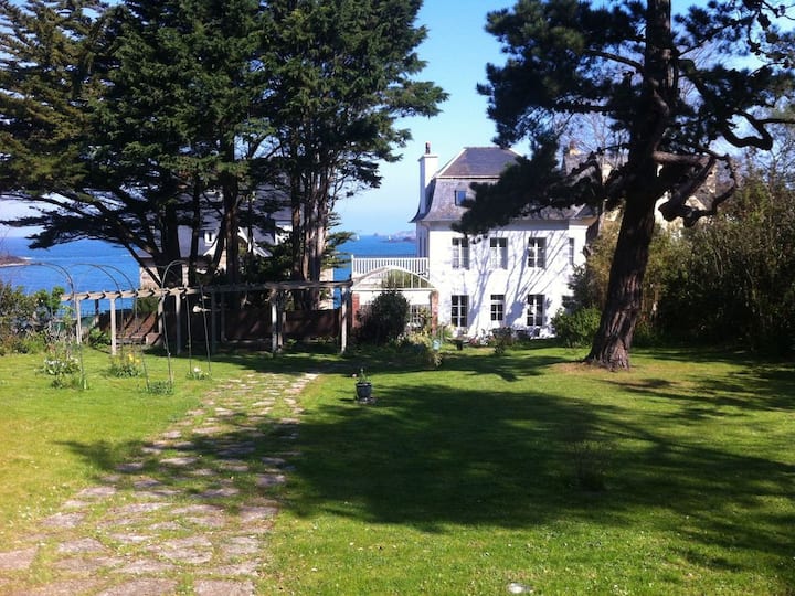 Dinard: Charmante Villa Historique  Vue Sur Mer - Dinard
