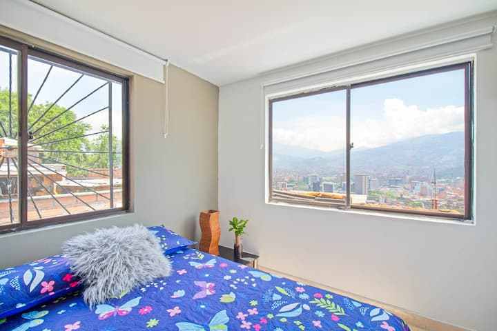 Apto Con Hermosa Vista A Medellín Y Sus Montañas - Medellín