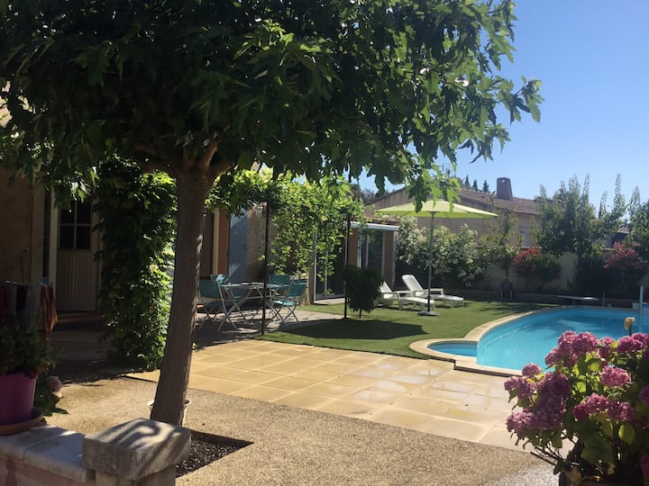 Studio Indépendant + Piscine 10x5 . - Avignon