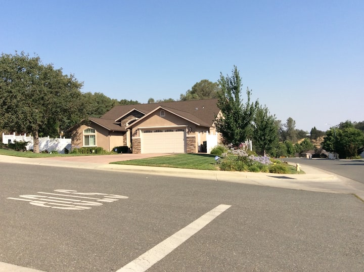Lake Oroville Elite Vacation Home - Oroville, CA