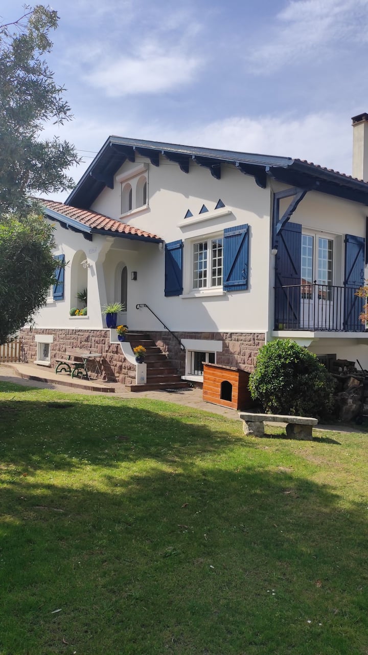 Maison Basque Avec Piscine - Anglet