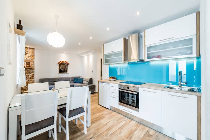 Apartment Old Stone House- A4 - Bol