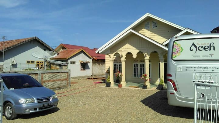 Ulka Guest House,"feel Your Own House In The Town" - Banda Aceh
