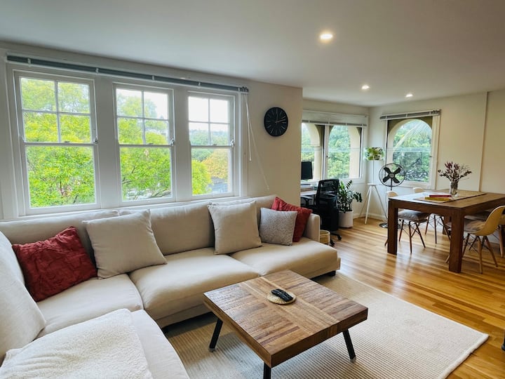 Bright And Leafy - Bondi Beach