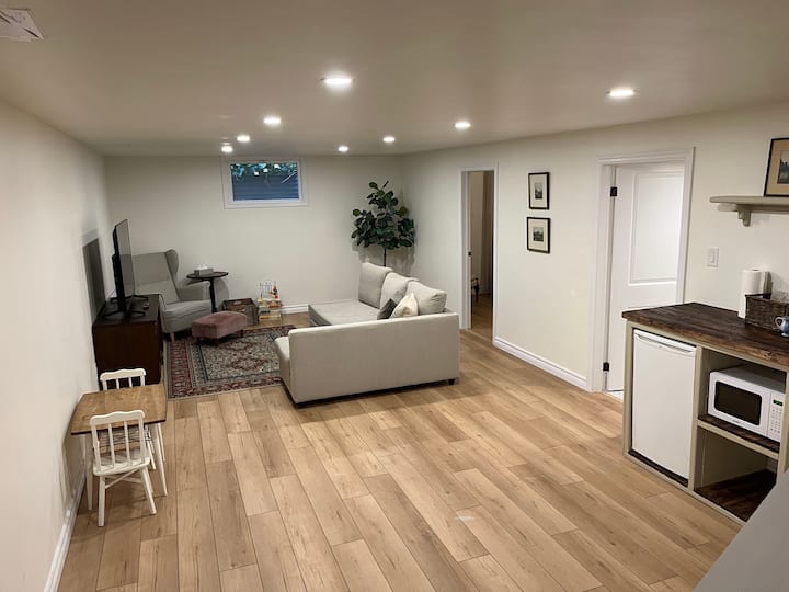 Basement Suite In Family Home - Sarnia