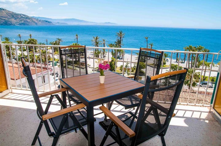 Apartamento En Primera Línea De Playa - Almuñécar