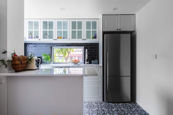 Neat And Cosy At Bondi Beach - Sydney