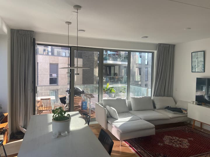 Modern, Spacious 2 Bedroom Apartment Incl. Parking - Weesp