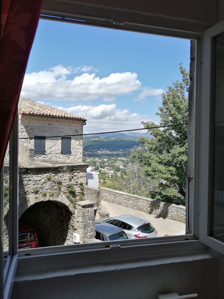 Studio Tout éQuipé Avec Internet - Aubenas