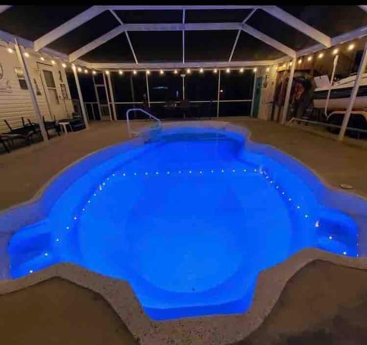 Mermaid Manor Heated Pool, Dock, Kayaks, Manatees - Weeki Wachee, FL