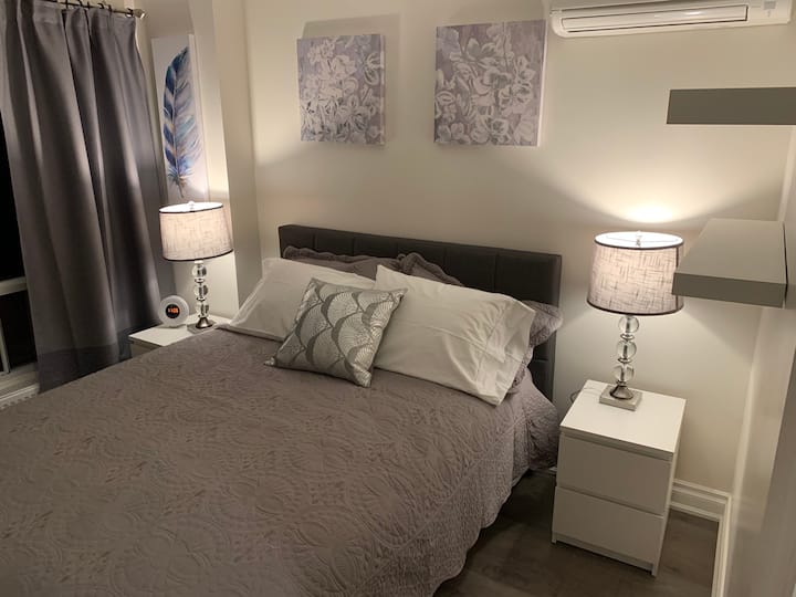 Quiet 2 Br High Park Close To Subway - Mississauga