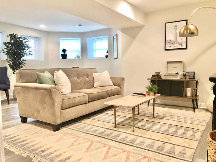 Bright, Spacious 2br Apt In Heart Of Logan Square! - Chicago