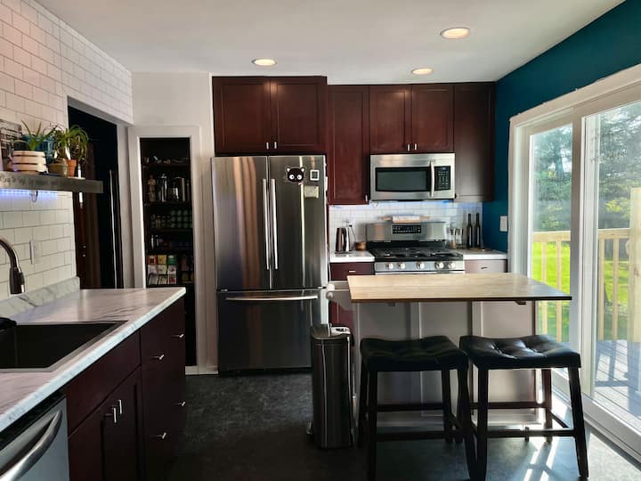 Secluded Yet Convenient With Spa-like Bathroom - Utica, NY