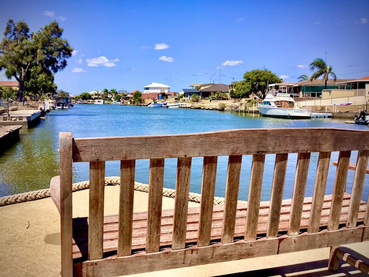 Yunderup Canal Retreat - Pinjarra