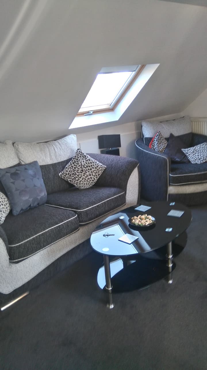 Marys But N Ben - Edinburgh Airport (EDI)