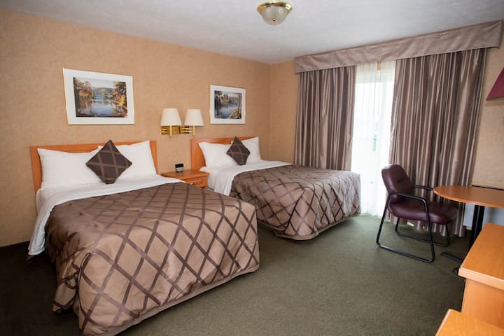 Deluxe Room With Balcony On Ground Floor - 利斯托爾
