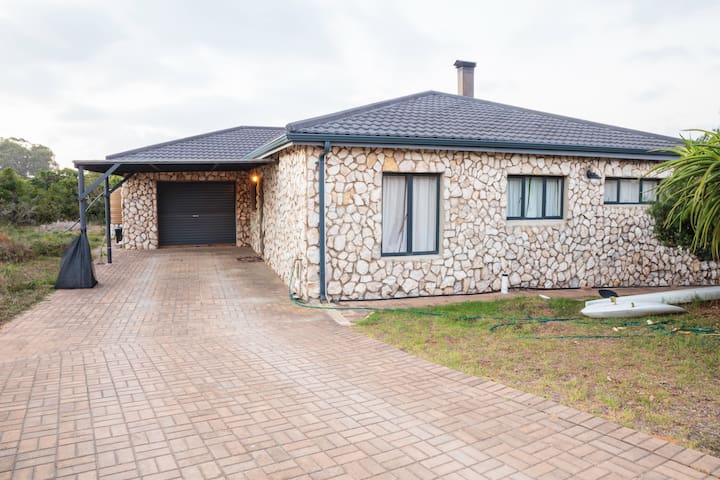 Roos house, Fisantekraal - Houses for Rent in Still Bay, Western Cape ...