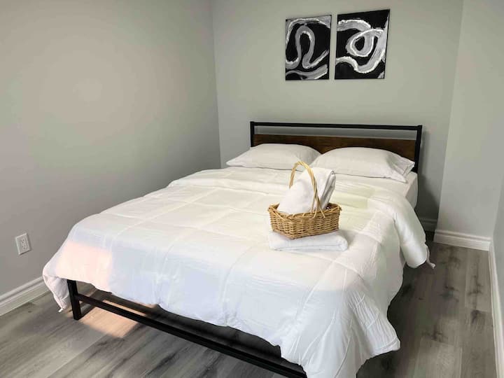Modern 2bed/1bath + Parking, Washer/dryer - エイジャックス